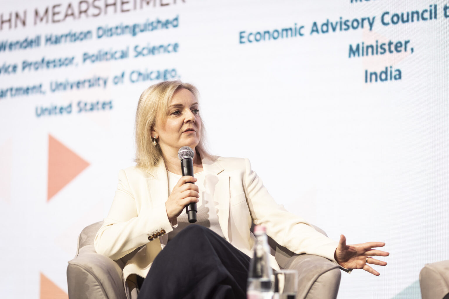 Budapest Global Dialogue 2026 – Back from the Brink | Hungarian ...